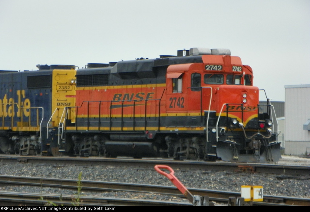 BNSF 2742
